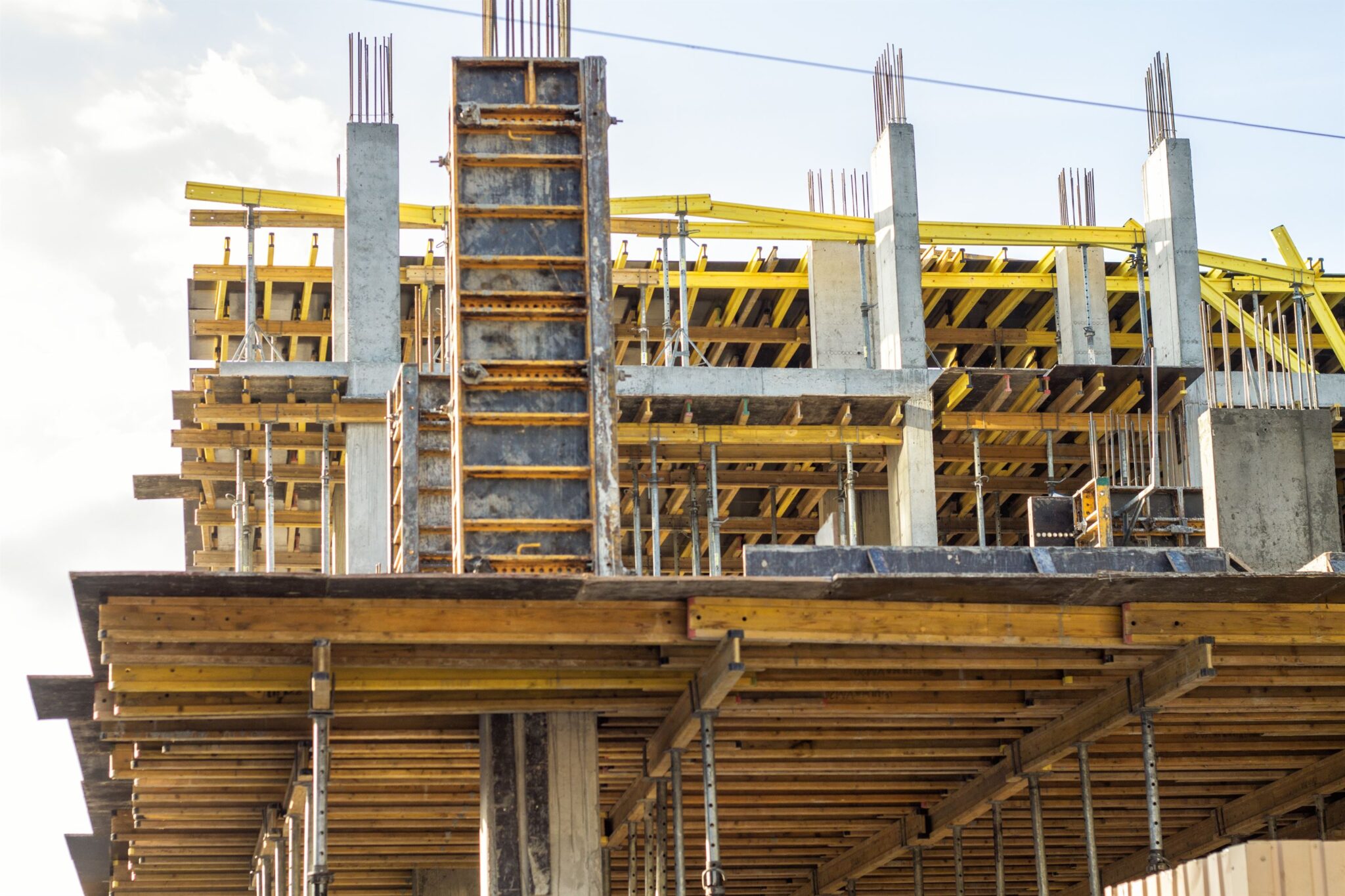 What Is Shoring In Building Construction? Types, Uses & Benefits ...